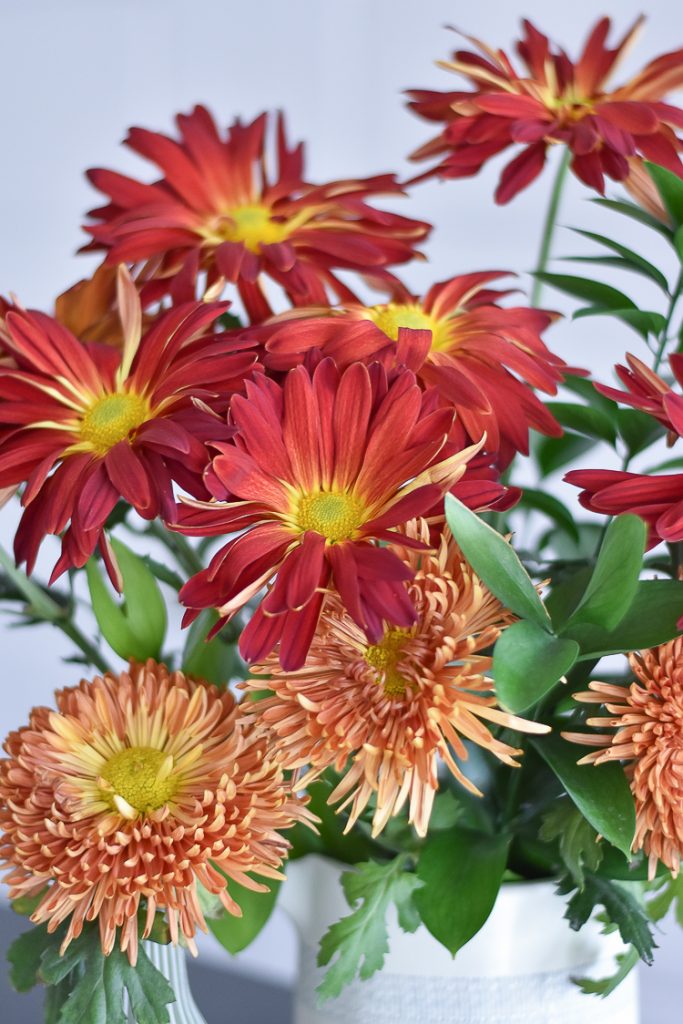 4 Simple Ways to Style Fall Flowers - ZDesign At Home