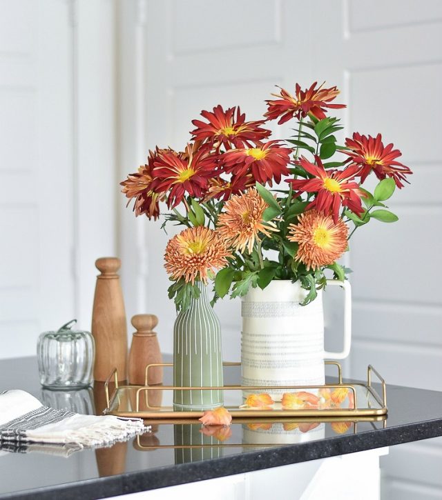 Simple, Modern Fall Decorating Ideas - ZDesign At Home